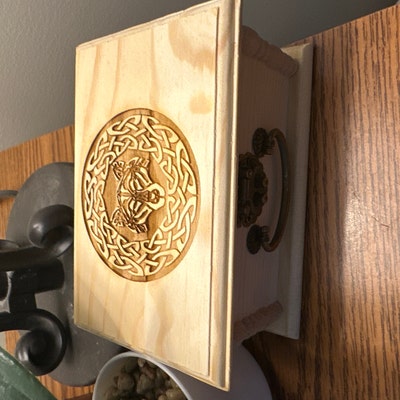 Custom Family Crest Latched Wooden Box : Free Engraved - Etsy