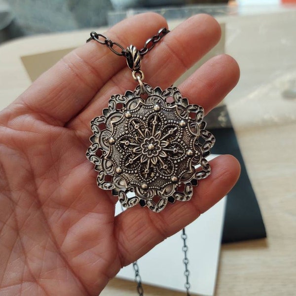 Heart Clock Necklace - Unique Steampunk Interactive Pendant - Heart ...