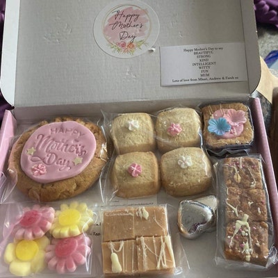 Personalised Family Gift Box Frame Family of Five Friendship - Etsy