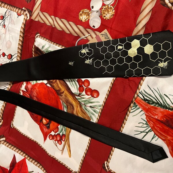 Bee Tie. Honey Bee Necktie, Beehive Tie. Honeycomb, Bee Hive Mens Tie ...