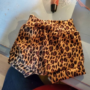 Essential Stretch Bummies Shorts Sewing Pattern & VIDEO - Etsy