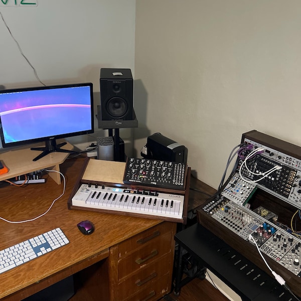 Arturia Keystep and Synth Rack Stand Behringer Pro-800, Model D ...