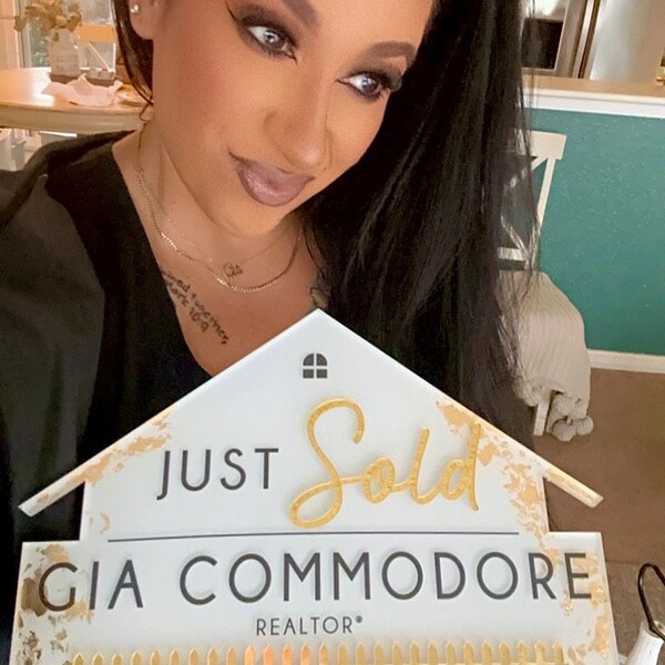 Acrylic Real Estate House Closing Sign With Fence, Just Closed Real ...