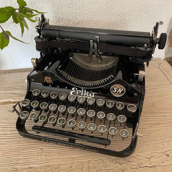 Triumph Norm - Vintage Typewriter From 1957 With Aluminium Case With ...