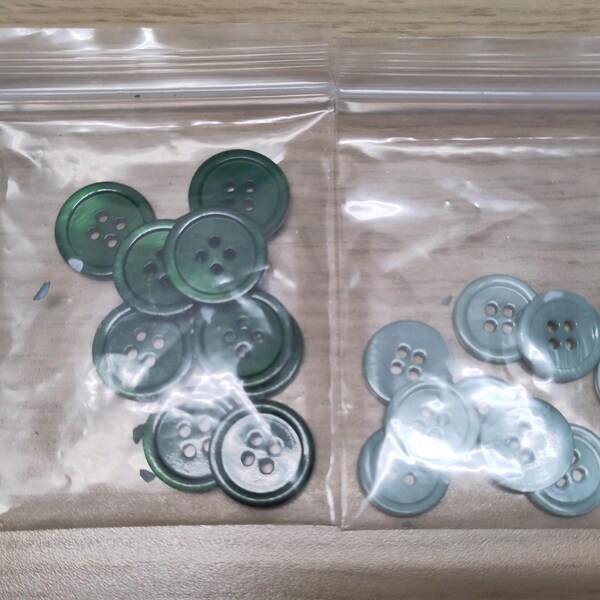 Mocha Brown 4 Holes Buttons, Wood Texture Design, Plastic, 15mm, 18mm ...