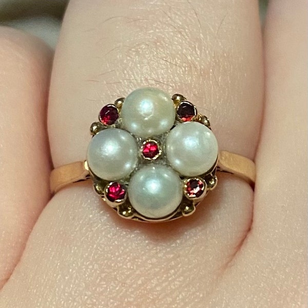 A Vintage 18ct Gold Diamond Daisy Cluster Ring - Etsy