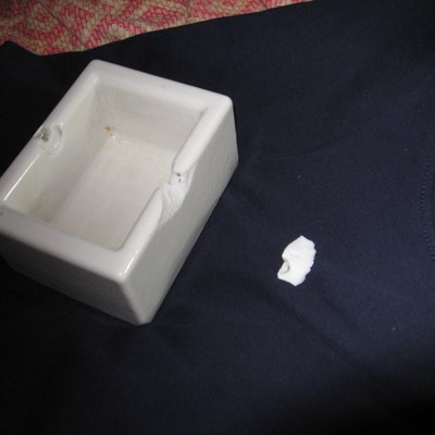 Vintage Pyrex 595 Divided Round Dish in a Hammered Aluminum Covered ...