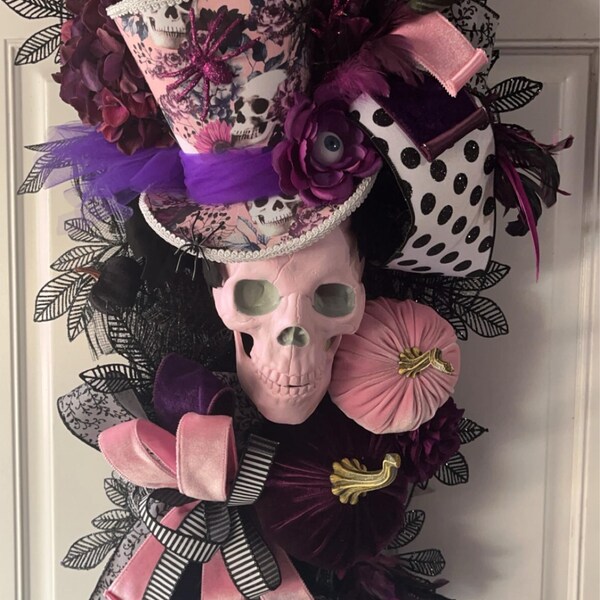 Skeleton Top Hat Wreath, Steampunk Skeleton Swag, Skull Top Hat ...
