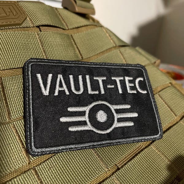 Iron Man Tony Stark Chest Arc Reactor Emblem Iron-on Embroidered Patch ...