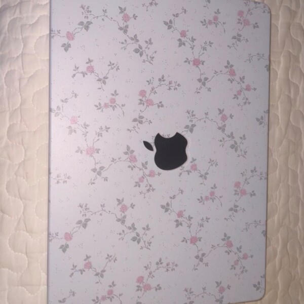 Pretty Flowers on Light Pink Flora MacBook Case for 2025 M4 Air 13/15 ...