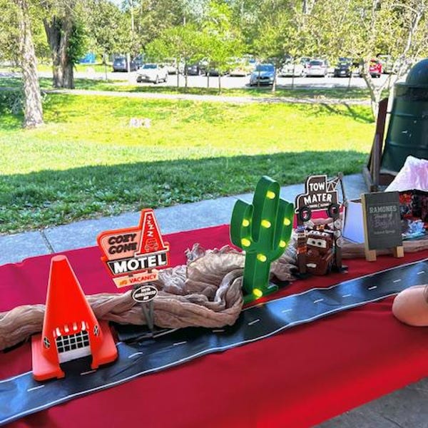 Tow Mater Towing and Salvage Inspired Cars Disneyland/disney World ...