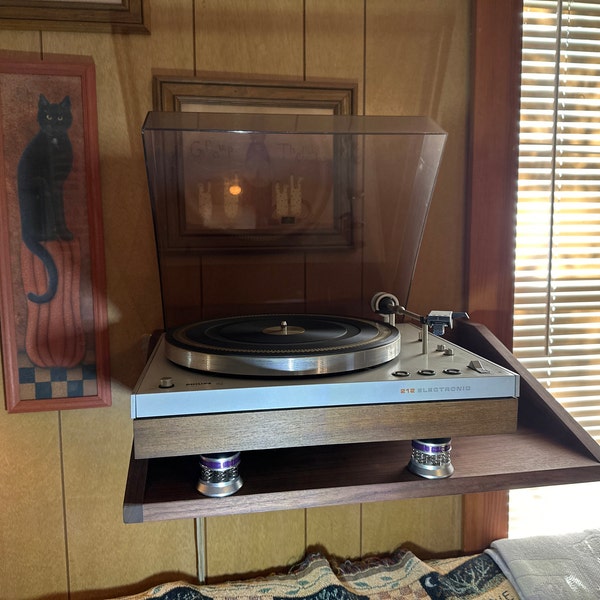 Floating Turntable Shelf / Customizable Record Player Shelf / Projector ...