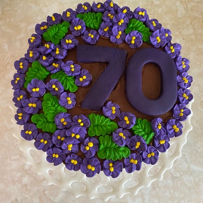 100 Royal Icing Violets 100 Approx. Size 1/2 - Etsy