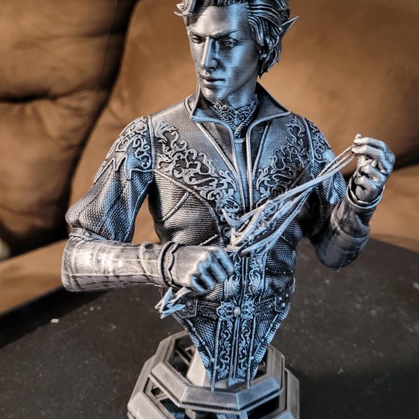 10" Hand Painted Drakeblood 3D Printed Knight Bust Dark Souls 3 - Etsy