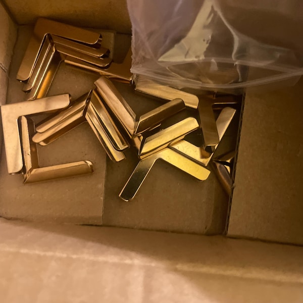 200 Pcs Pyramid Studs Rivets 9 Size Ancient Silver Punk Rock DIY Rivet ...