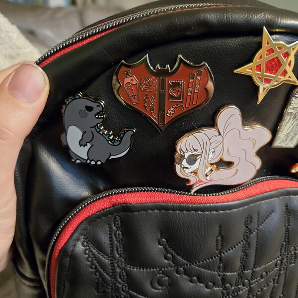 Vampire Bat Kiss Pin - Enamel Lapel Pin - Bat Blood Kissing Gothic ...