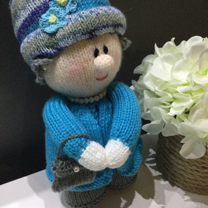 PDF Knitting Pattern Queen Elizabeth II Knitting Pattern Download Pdf ...