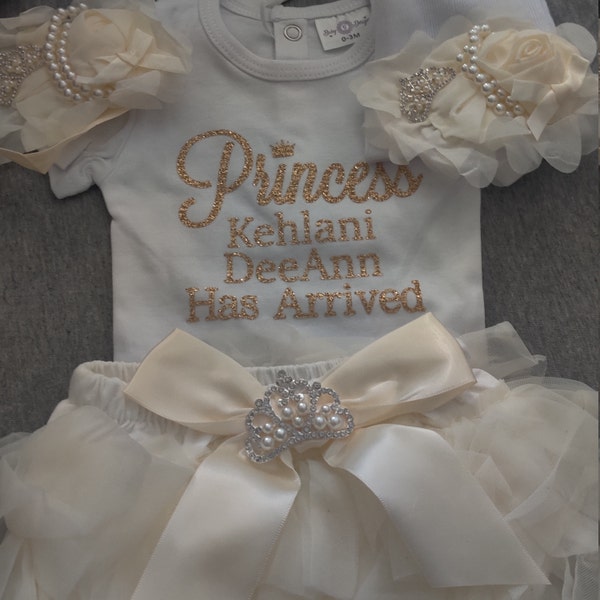 The Princess Has Arrived / Baby Girl Coming Home Outfit Gold / Personalized - Etsy