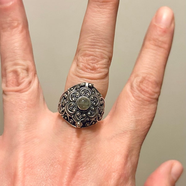 Poison Ring, Adjustable Ring, Skull Ring, Round Gemstone, Pill Box Ring ...