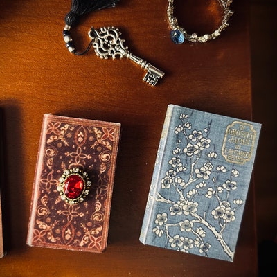 1:12 Scale Miniature Wizard Trunk With Books and All Kinds of ...