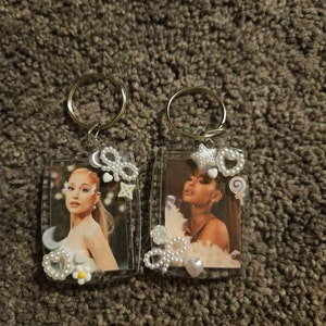 Sabrina Carpenter 2pc Decorated Photo Keychains - Etsy