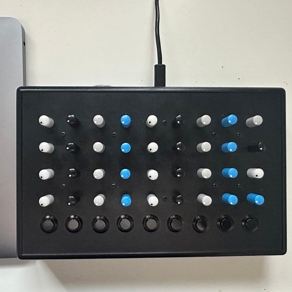 Midi Controller BB-XL / 8 LED Arcade Buttons / 96 Potentiometers / Din Midi & Usb Midi Out ...