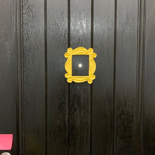Friends Decor Peephole Frame Gift 6.5"x7.5" Monica Yellow Door TV Show ...