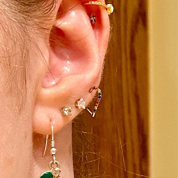 Titanium ASTM F136 (cl39) Rainbow CZ Heart Clicker 1.2mm (16ga) Suitable for Daith, Rook ...