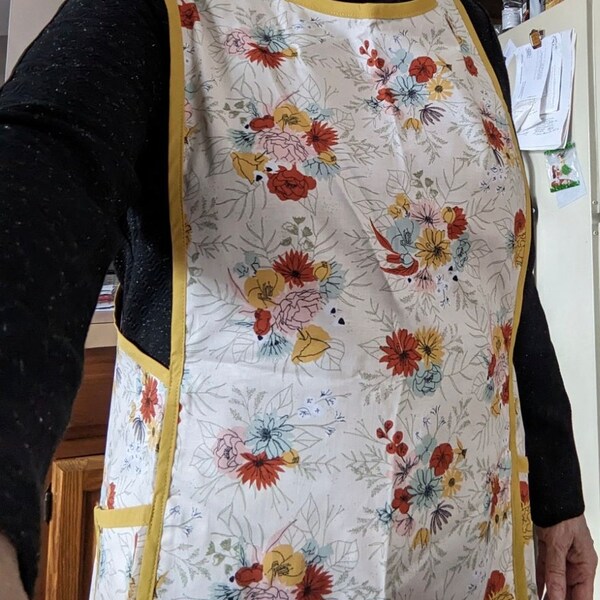 Old Fashioned Grandma Style Red and Green Calico Floral Apron in XL - Etsy