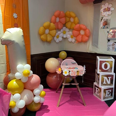 Groovy Balloon Tower, Daisy Balloon, Two Groovy, Retro Balloons, Retro ...