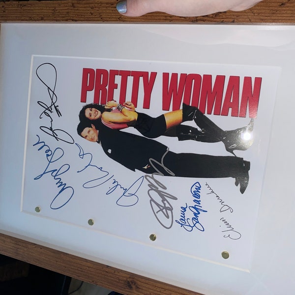 The Vampire Diaries Series Finale TV Script With Signatures Autographs ...