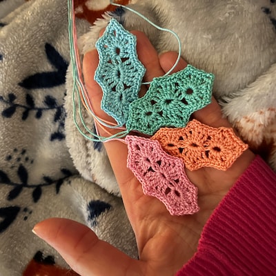 100 Micro Crochet Motifs, Patterns and Charts for Tiny Crochet ...