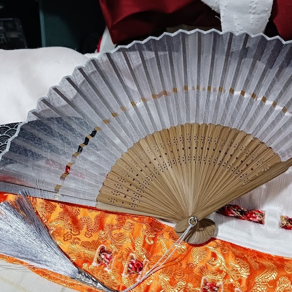 Beautiful Elegant Withe Folding Fan,parents Gift,house Decoration - Etsy