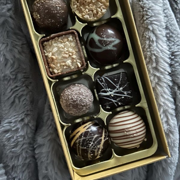 Luxury Dark Chocolate Taster Box, 18 Luxury Dark Chocolates in a ...