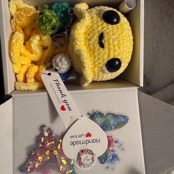 Bee With a Small Flower Crochet Keychain / Clear Double Sided Acrylic ...
