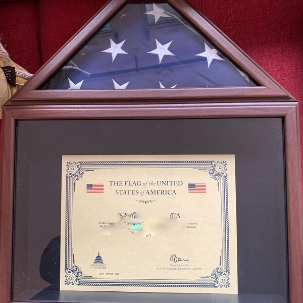 Capitol Flag and Certificate Display Fits 3' X 5' Flags realistic ...