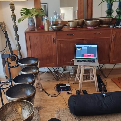 Crystal Singing Pyramid Blue Color 8 for Sound Healing/theraphy. - Etsy