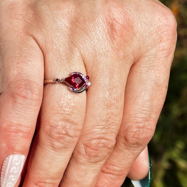 Kite Cut Red Ruby Ring Vintage Cluster Diamond Ring Yellow Gold East to ...