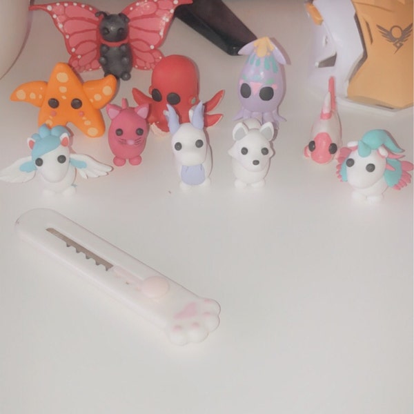 Adopt Me Pets Figures Parrot,queen Bee,frost Fury,snow Owl,owl,pink Cat ...