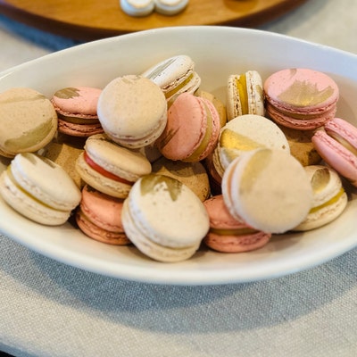 Macarons Favor Clear Box With 2 Macarons Party Favor - Etsy