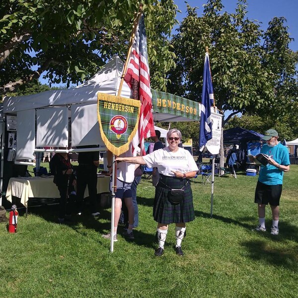 Brand New Scottish Goose Bagpipe Black Color Silver Mounts Black Velvet ...