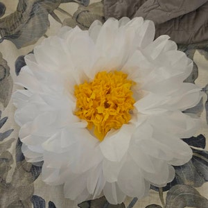 Tissue Paper Sunflower Backdrop for Mothers Day Brunch, Bridal or Baby ...
