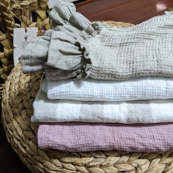 Waffle Linen Bath Towel With Ruffles, Ruffled Sauna Towel, Stonewashed ...