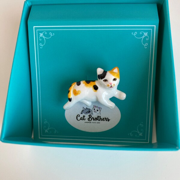 Calico Cat Laying Down Brooch, Laying Calico Cat Brooch, Calico Cat Pin ...