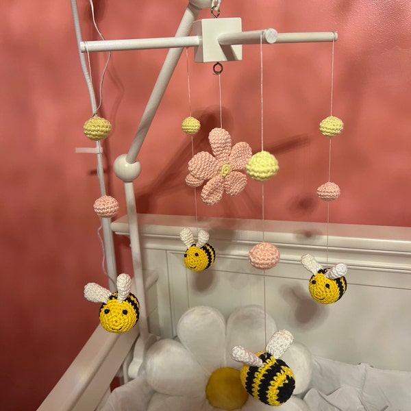 Crochet Bee Baby Mobile: Bumble Bee Nursery Decor, Baby Mobile Nursery ...