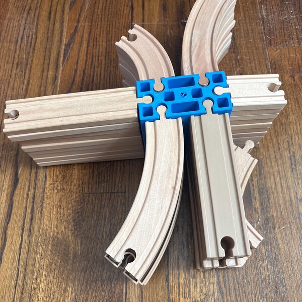 Railmate TILT – Banked U-turn Track Piece for Wooden Train Sets for ...