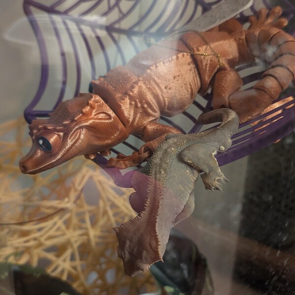 Chomping Dilophosaurus Articulated Fidget Toy 3D Printed ...