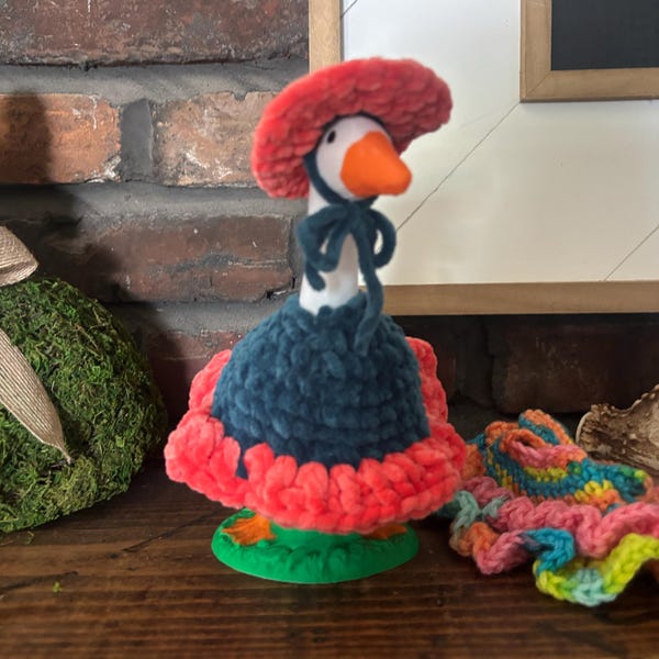 Crochet 7" Desk Goose Dress Pattern | Desk Goose Pattern | 7" Goose ...