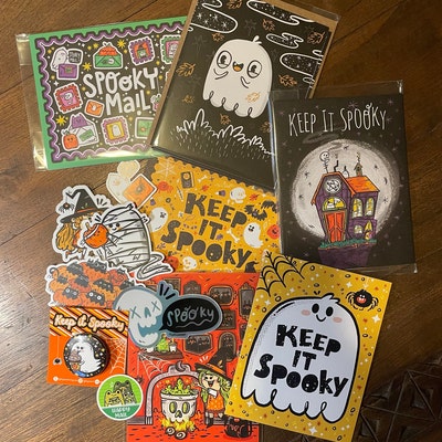 Spooky Mail Postcards 4 Pk Halloween Postcard Pack Pen Pal Postcard Set ...