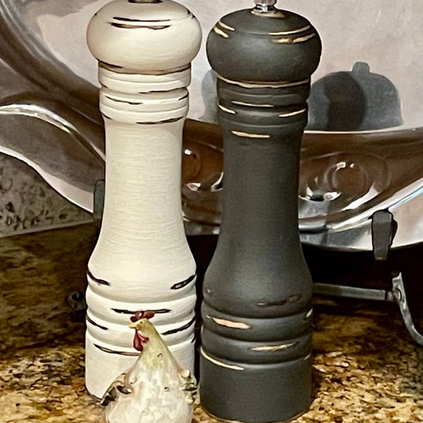 Farmhouse Rustic Distressed 8” Salt Shaker & Pepper Mill Shakers ...